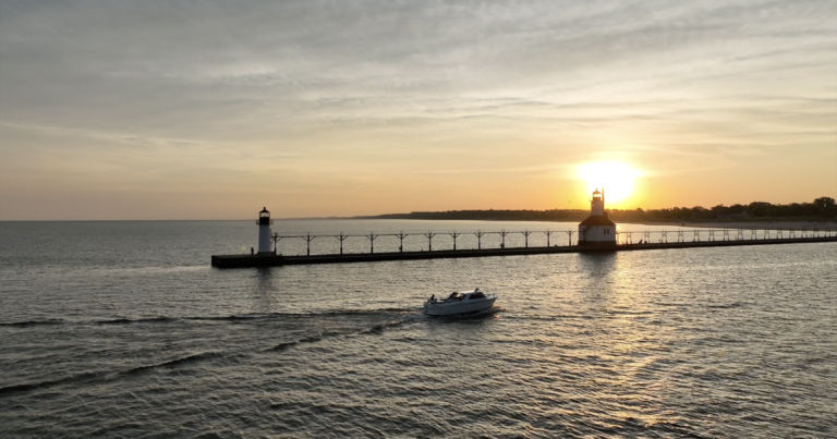 Home - Boat Lakeside